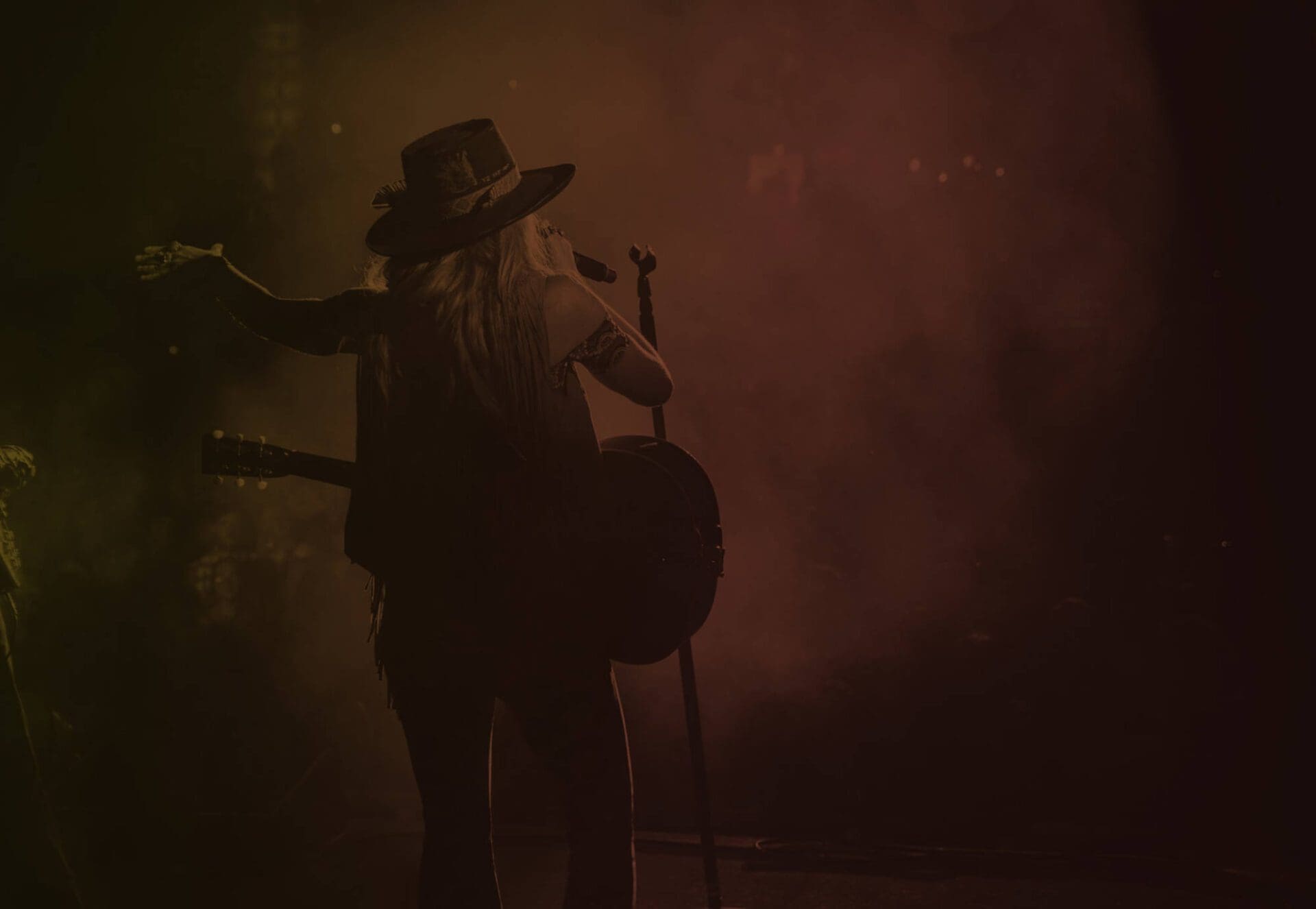 Food & Drink | Lainey Wilson's Bell Bottoms Up