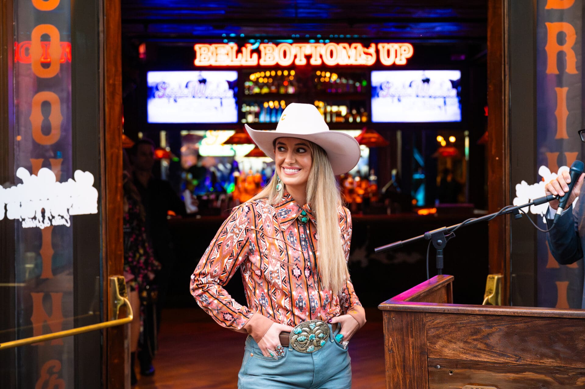 Lainey Wilson Celebrates Bell Bottoms Up Grand Opening with Surprise ...